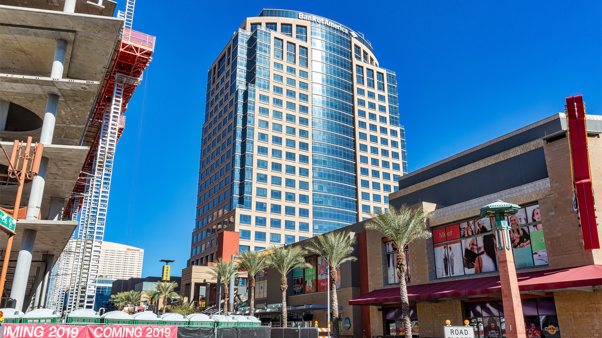 Expanding real estate investment in the United States | Sumitomo ...